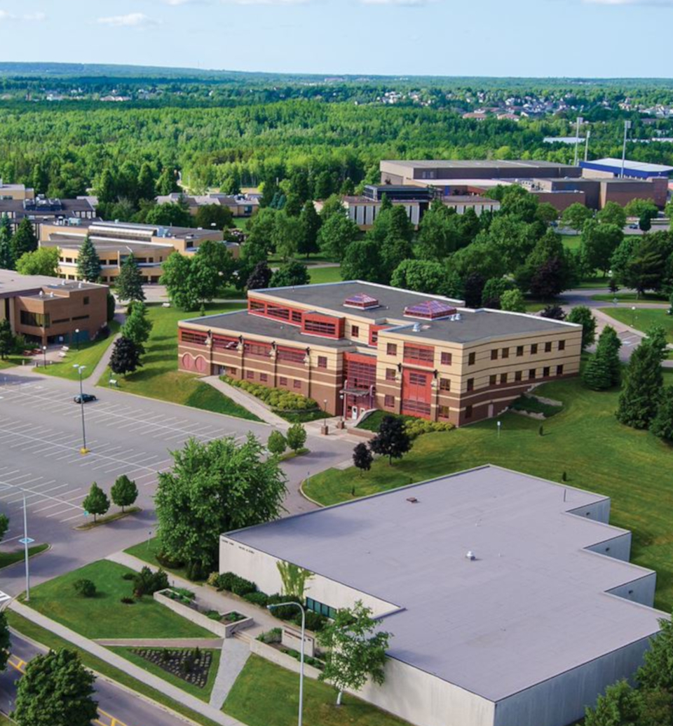 À propos | L’alUMni